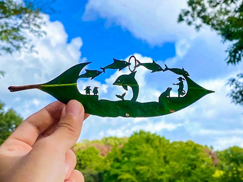 Japanese Artist Creates Art by Cutting Leaves | Engoo Daily News