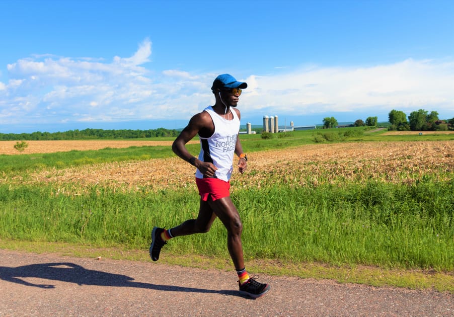 Runner Sets New Record in 1,800-Kilometer Race | Engoo Daily News