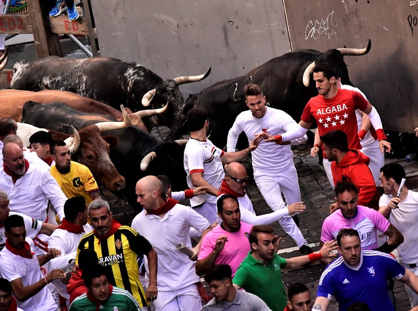 Running of the Bulls Returns After Two Years | ข่าวประจำวัน Engoo
