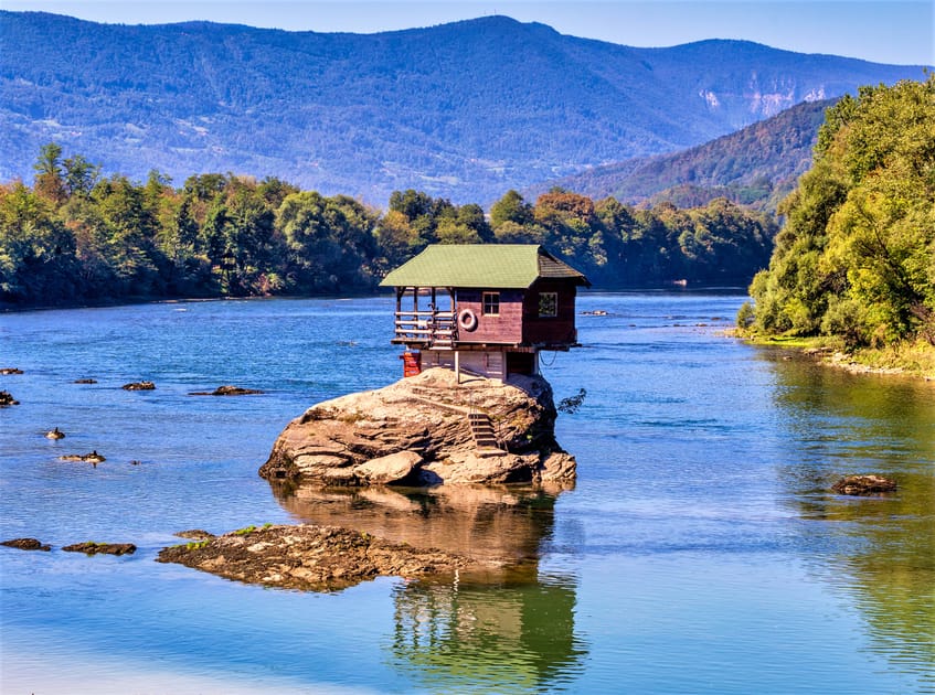 The Story of Serbia's Little House on the River | Engoo 데일리뉴스