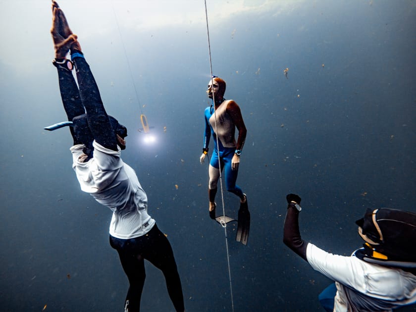 Free Diver Breaks Record with 120-Meter Dive | Engoo Daily News