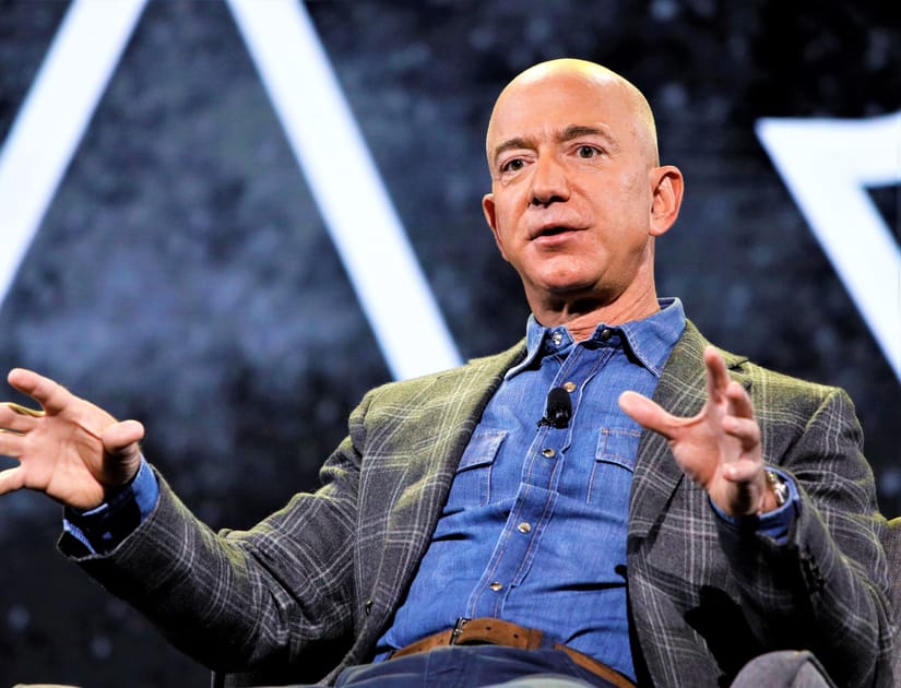 Jeff Bezos to Visit Space in His Own Rocket | Engoo 每日新聞