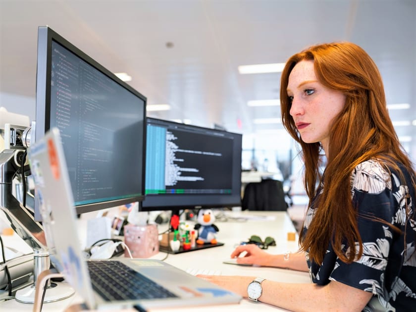 AI Inspires More UK Teens to Study Computing | Engoo Daily News