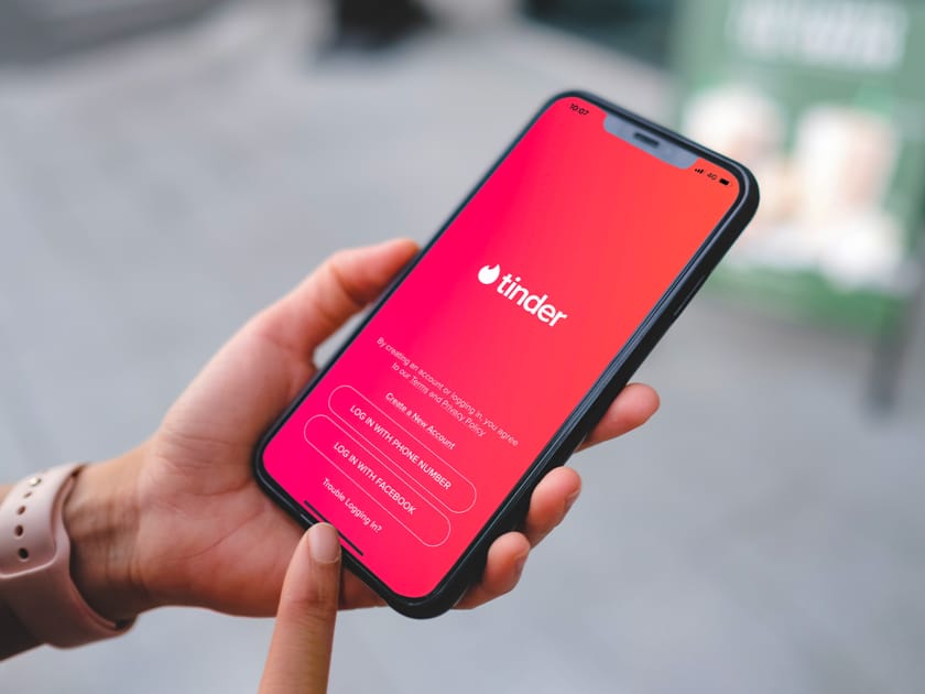 Tinder to Offer Background Checks in US | Engoo 每日新聞