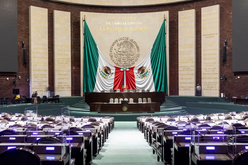 'Alien' Bodies Presented to Mexican Congress | Engoo 每日新聞