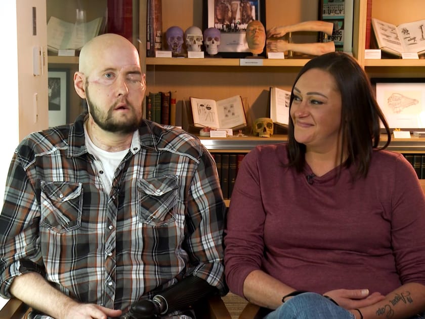 Man Receives World's First Eye Transplant | Engoo Daily News