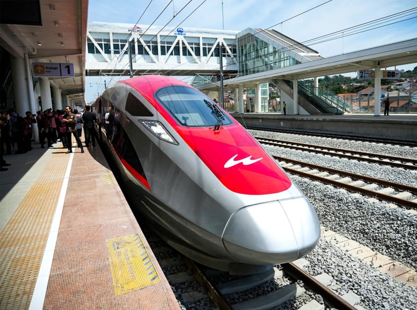 Whoosh! Indonesia Opens First High-Speed Railway | Engoo 每日新聞