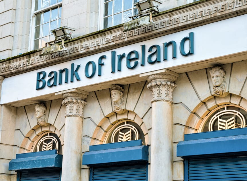 Irish Bank Gives Out 'Free Money' After Glitch | ข่าวประจำวัน Engoo
