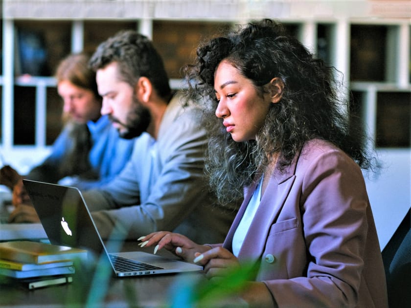 US Offices Now Half as Full as Before Pandemic | Engoo 每日新闻