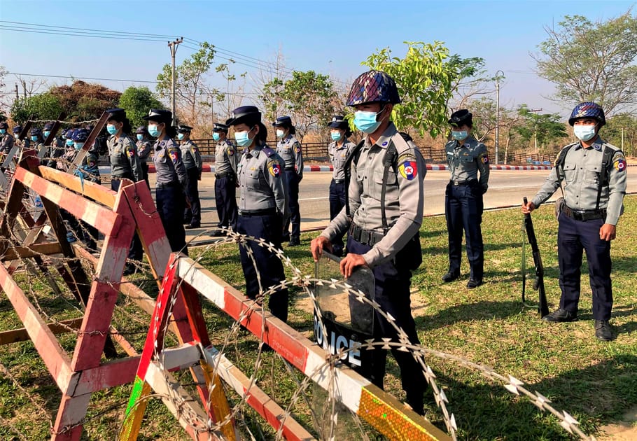 Myanmar's Military Takes Power in Coup | Engoo デイリーニュース