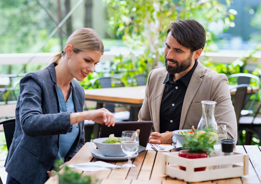 Dating Study Asks What Behaviors Lead to Second Dates | Engoo Daily News