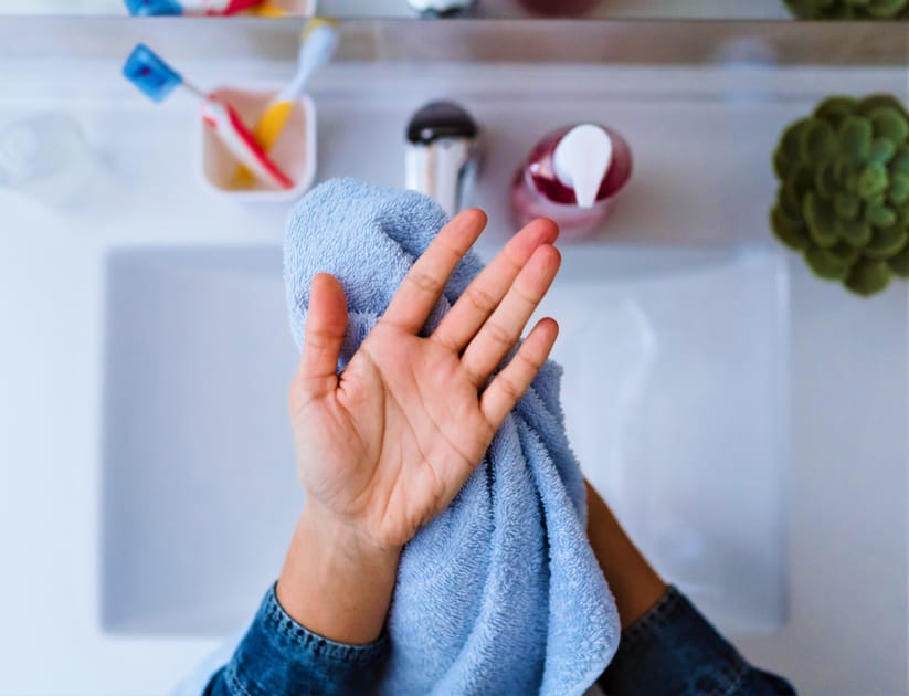 What's the Most Hygienic Way to Dry Your Hands? | Engoo 每日新闻