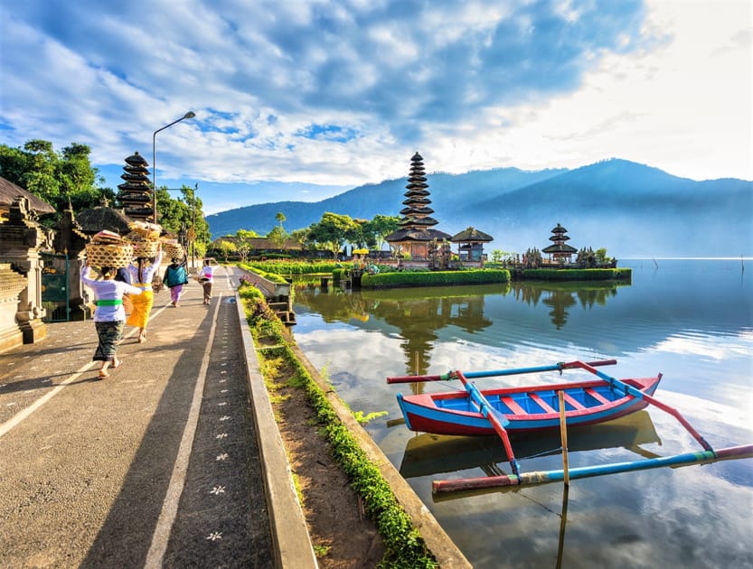 Bali Closes Mountains After Tourists' Behavior | Engoo 每日新闻