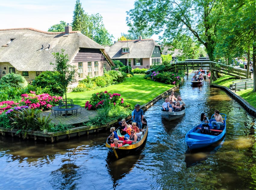 Giethoorn: The Dutch Village with No Roads | Engoo 每日新闻