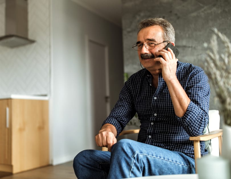 Study: Even Short Phone Calls Can Reduce Loneliness | Engoo Daily News