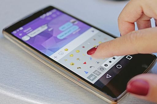 Phone Apps Help Stop Counterfeiters in Kenya | Engoo Daily News