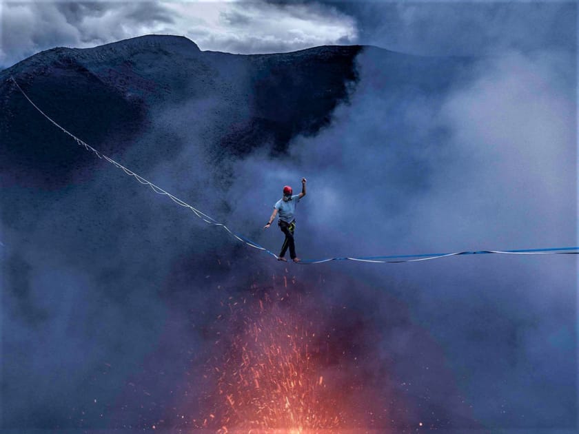 Meet the 'Slackliner' with His Head in the Clouds | Engoo 每日新聞