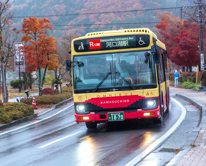 Half of Japan's Bus Drivers Break Greeting Rules | Engoo Daily News