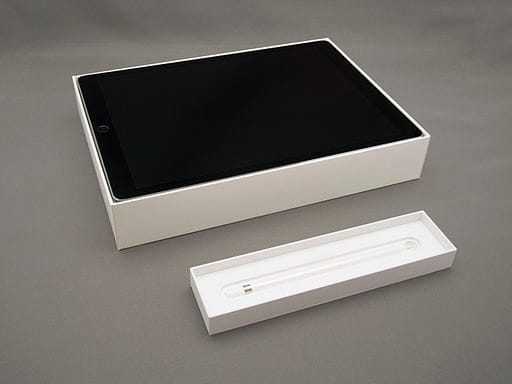 Apple Unveils iPad Pro, Largest Tablet Ever | Engoo Daily News