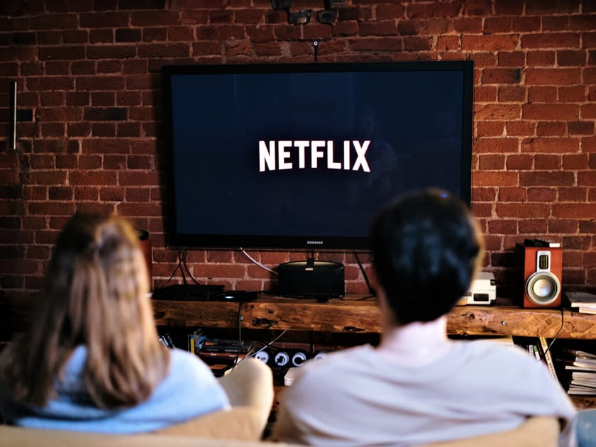 Netflix to Charge $8 for Extra Users on Shared Accounts | Engoo 每日新闻