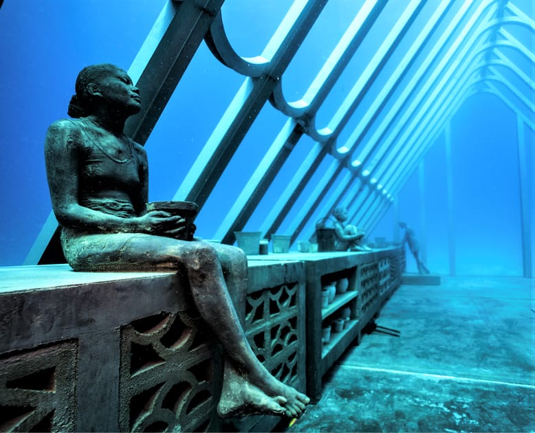 Museum of Underwater Art Opens in Australia | Engoo 每日新闻
