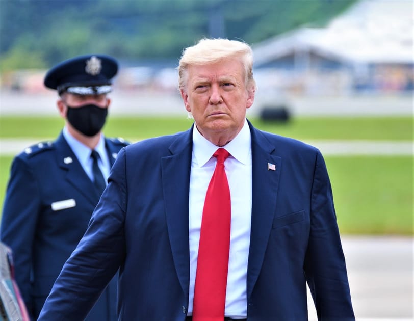 Donald Trump Allowed Back on Facebook After 2-Year Ban | Engoo 每日新聞