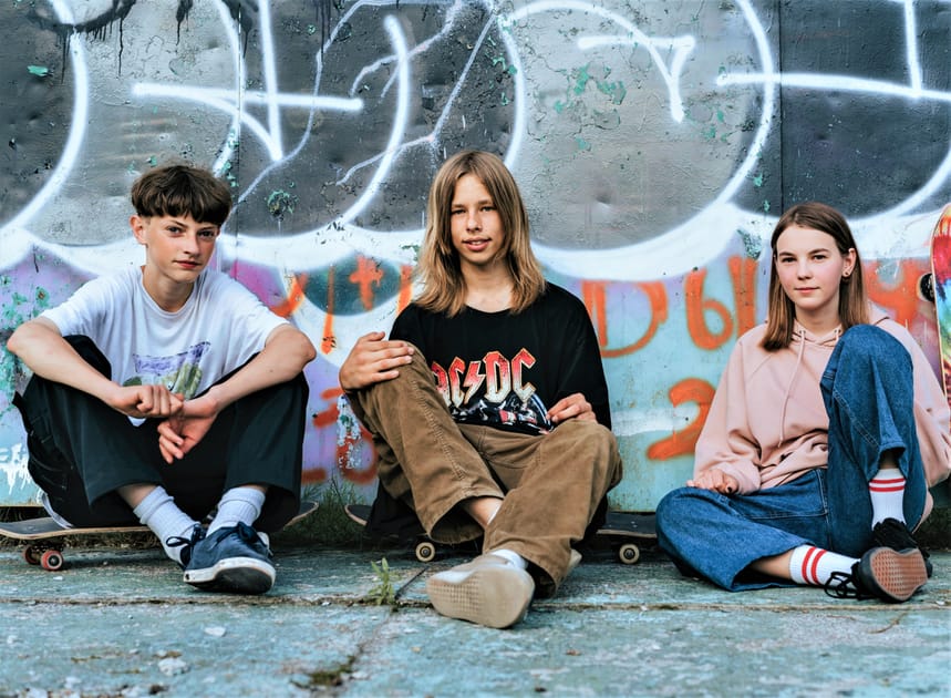 The Language of Gen Z: Understanding Modern Slang | Engoo Daily News