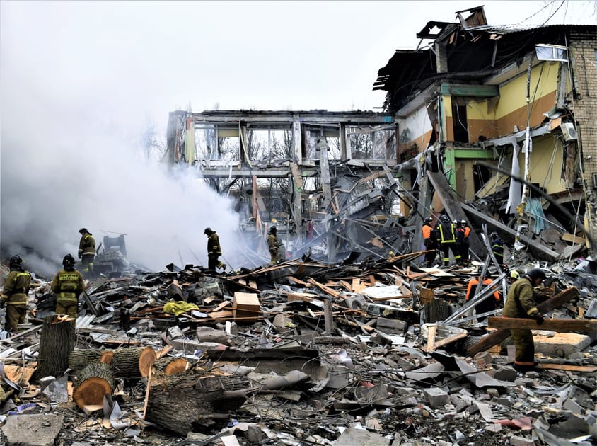 Ukraine Suffers Deadliest Civilian Attack in Months | DMM英会話 デイリーニュース