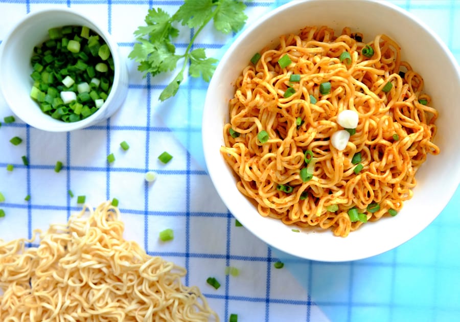 Instant Noodles Sales Hit Record High in South Korea | Engoo 每日新闻