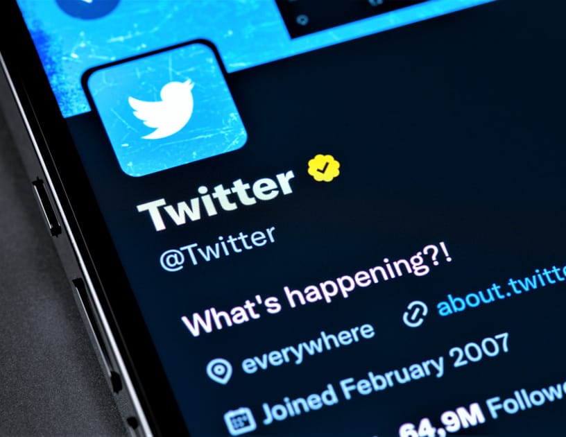 'Twitter Blue' Tweets Found to Contain Misinformation | Engoo Daily News