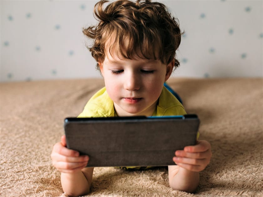 Too Much Screen Time Could Slow Children s Development DMM too-much-screen-time-could-slow-children-s-development-dmm