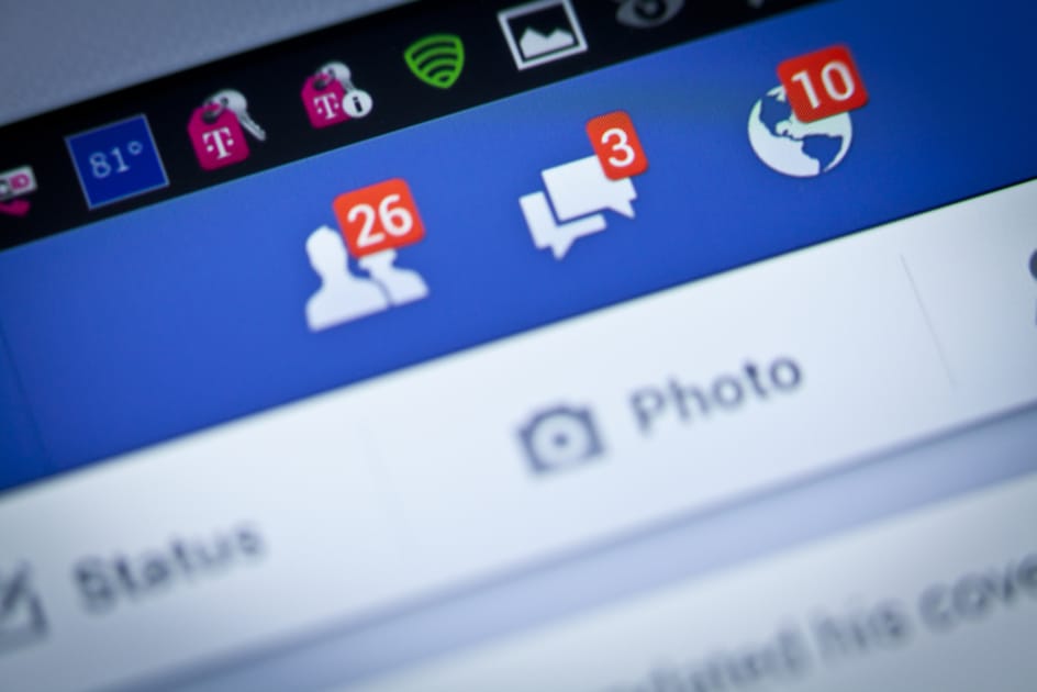Facebook Highlights Dangers of Using Facebook | Engoo Daily News