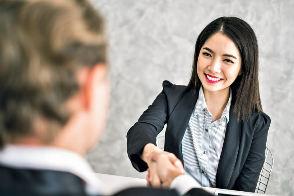 Questions You Should Ask at Every Job Interview | Engoo 每日新聞