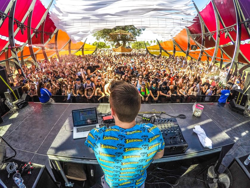 Over 1 Billion People Risk Hearing Loss From Loud Music | ข่าวประจำวัน ...