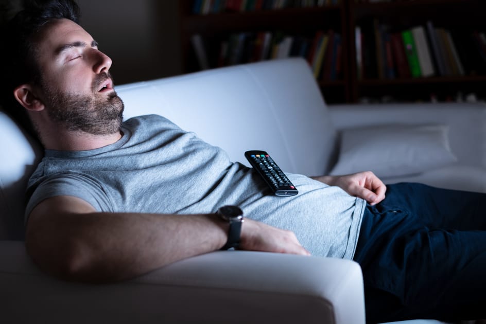 Sleeping with the TV on May Make You Gain Weight | Engoo 每日新聞