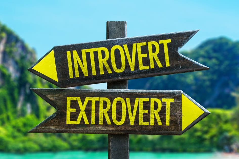 Extroverts and Introverts Learn Languages Differently | Engoo 每日新聞