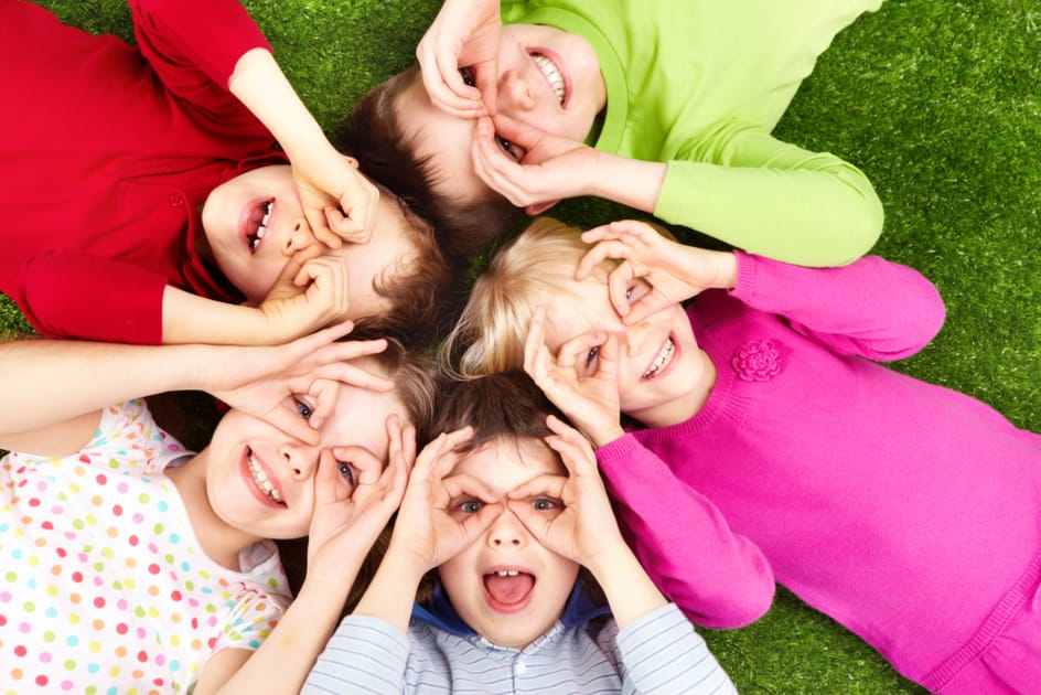 Parenting Tips: Is 'Goofing Off' Good for Children? | Engoo Daily News