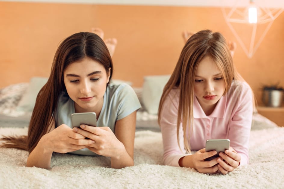 Changes Urged to Protect Children from Tech Addiction | Engoo Daily News