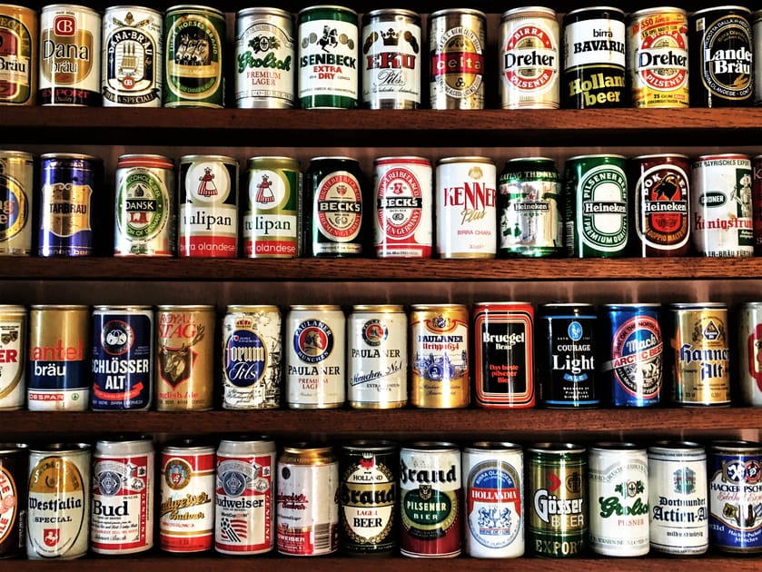 UK Man Collected 9,000 Beer Cans Over 40 Years | Engoo 每日新闻