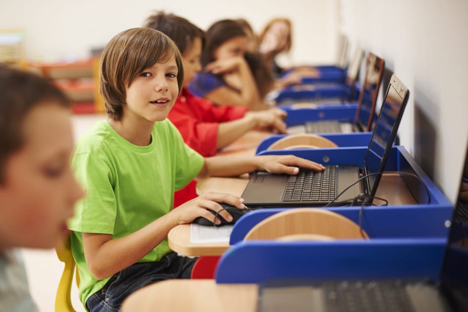 Survey: US Schools Lack Computer Science Classes | Engoo Daily News