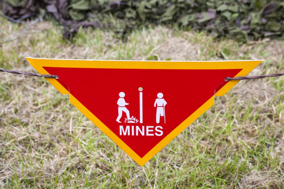 Students Report on (Worldwide) Landmine Problem | Engoo Daily News