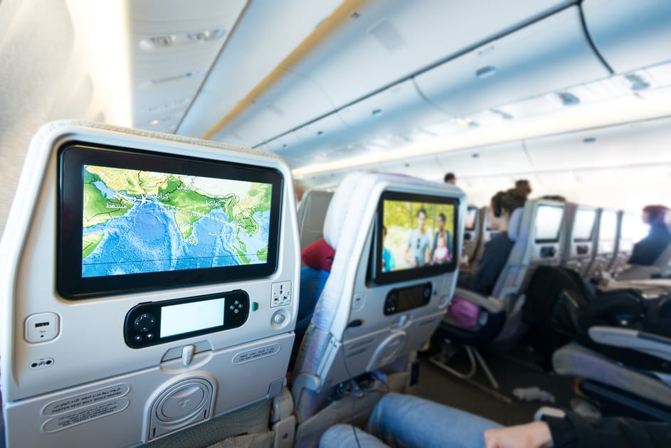 Some Airliners Have Cameras on Seat-Back Screens | Engoo 每日新聞