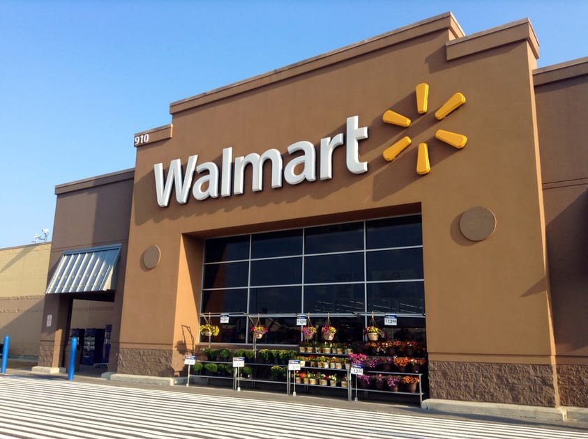 Walmart Removes Violent Ads But Will Still Sell Guns | Engoo 每日新闻