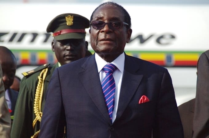 Zimbabwe’s President ‘Confined to Home’ after 37-Year Rule | Engoo 每日新聞
