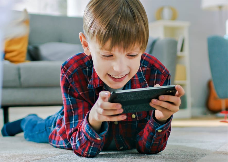 Survey: Kids Watching Online Videos Doubles over 4 Years | Engoo 每日新聞