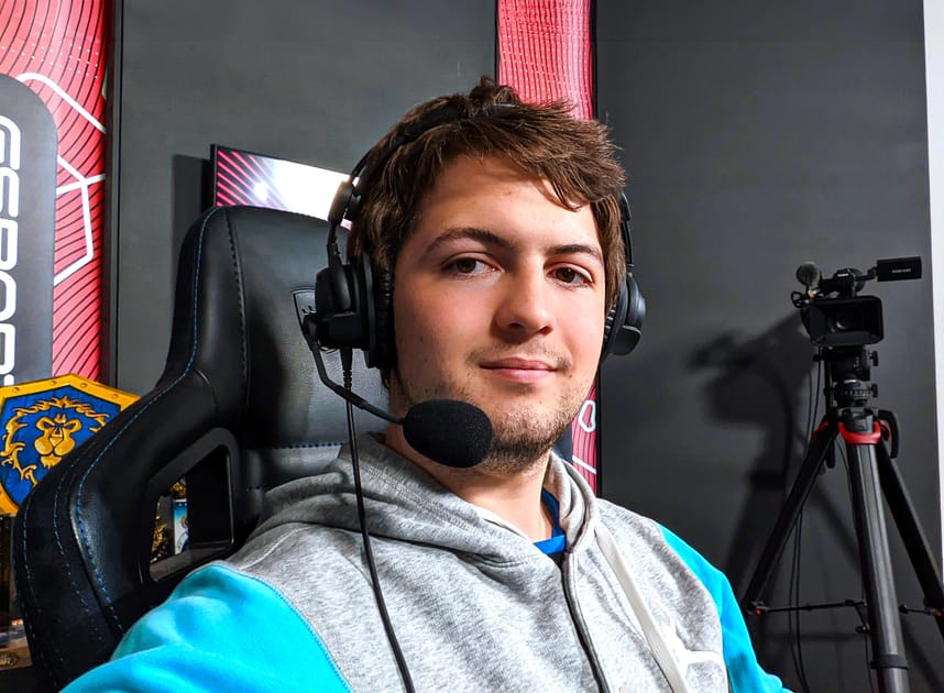 Man Plays World of Warcraft for Record 59 Hours | Engoo 每日新聞