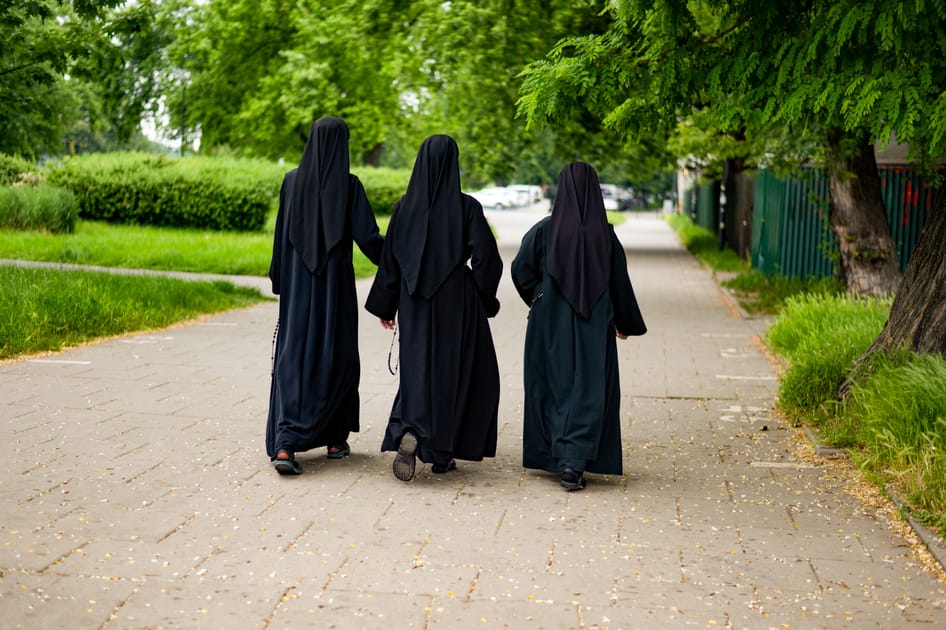 Nuns Escape Care Home to Break Back into Convent | Engoo Daily News
