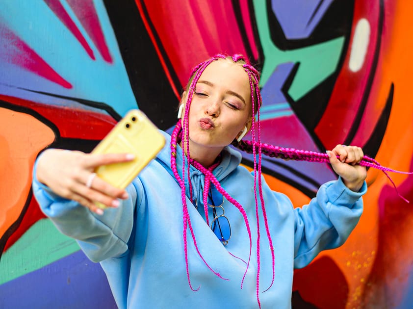 Australia to Ban Under-16s from Social Media in World First | Engoo ...