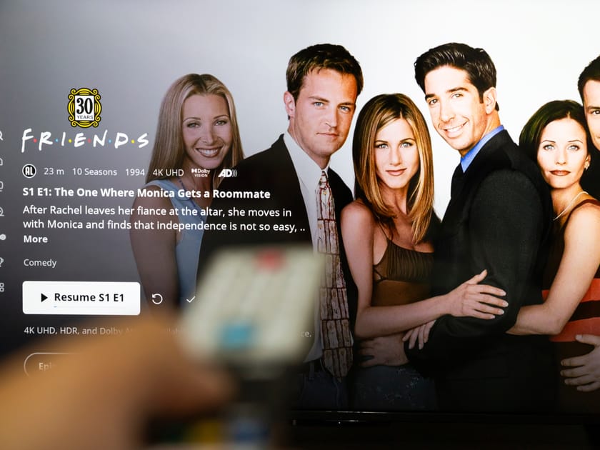 How Sitcoms Can Teach You Real English | Engoo 每日新闻