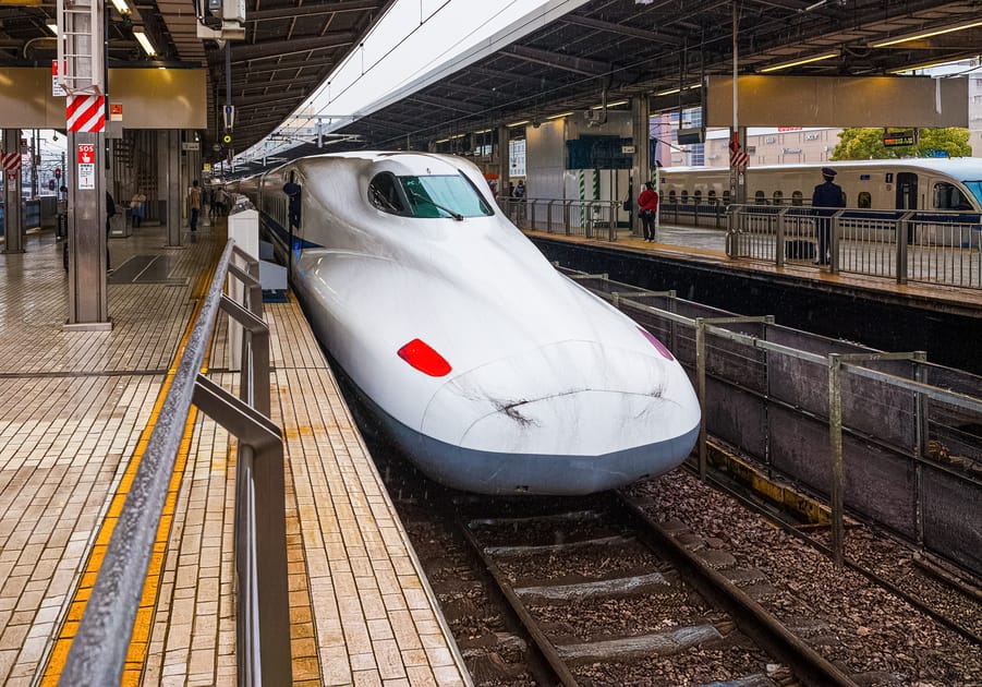 JR Tokai Passengers Get Help from New AI Chatbot | DMM英会話 デイリーニュース